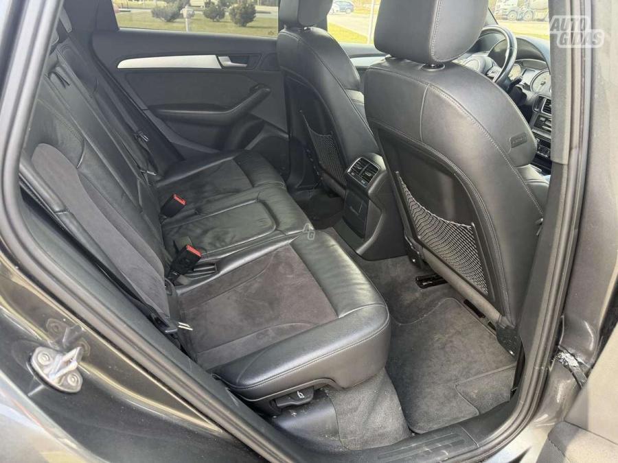 Pelēks Audi SQ5 2015 Panevēža, ar dzinēja tilpumu 3.00 L un nobraukumu 282 tūkst. km par 15000 €, foto 33 vietnē AUTOMOTO.COM.LV