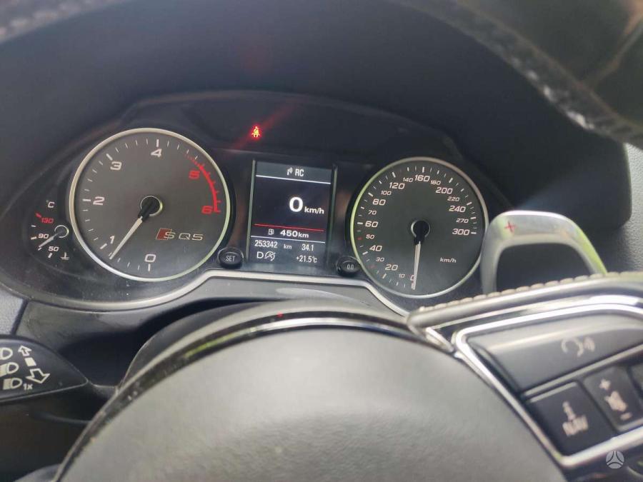 Grey Audi SQ5 2015 in Utena, with an engine capacity of 2.97 L and mileage of 245 thousand km for 16250 €, photo 15 on AUTOMOTO.COM.LV