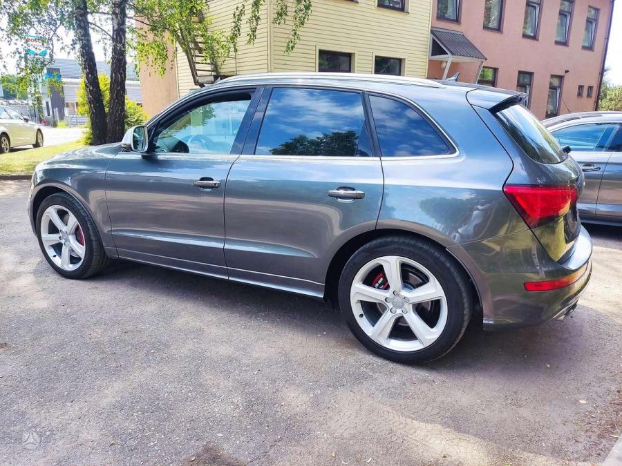 Grey Audi SQ5 2015 in Utena, with an engine capacity of 2.97 L and mileage of 246 thousand km for 16350 €, photo 3 on AUTOMOTO.COM.LV