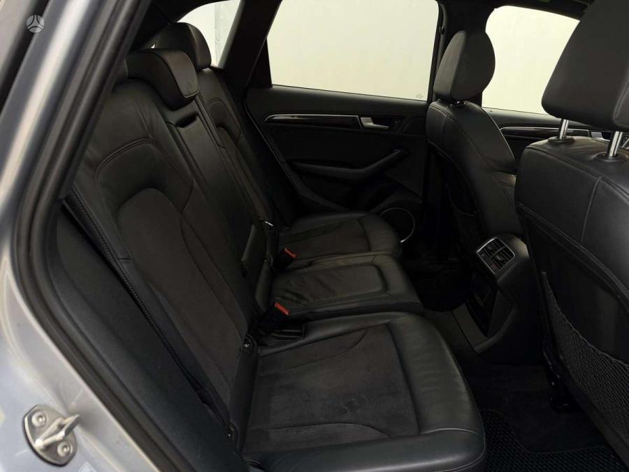 Grey Audi SQ5 2015 in Vilnius, with an engine capacity of 3.00 L and mileage of 169 thousand km for 13990 €, photo 14 on AUTOMOTO.COM.LV