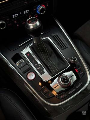 Grey Audi SQ5 2015 in Vilnius, with an engine capacity of 3.00 L and mileage of 169 thousand km for 13990 €, photo 24 on AUTOMOTO.COM.LV