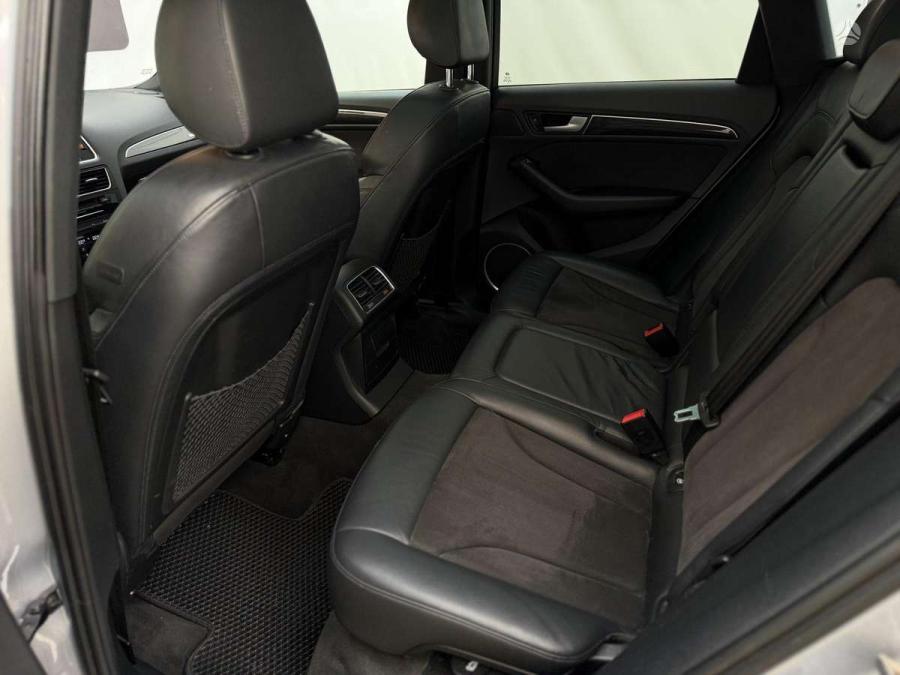 Pelēks Audi SQ5 2015 Viļņa, ar dzinēja tilpumu 3.00 L un nobraukumu 169 tūkst. km par 13990 €, foto 12 vietnē AUTOMOTO.COM.LV