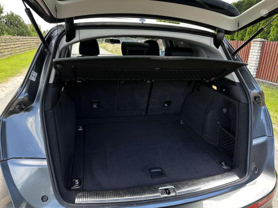 Grey Audi SQ5 2016 in Vilnius, with an engine capacity of 2.97 L and mileage of 190 thousand km for 16950 €, photo 8 on AUTOMOTO.COM.LV