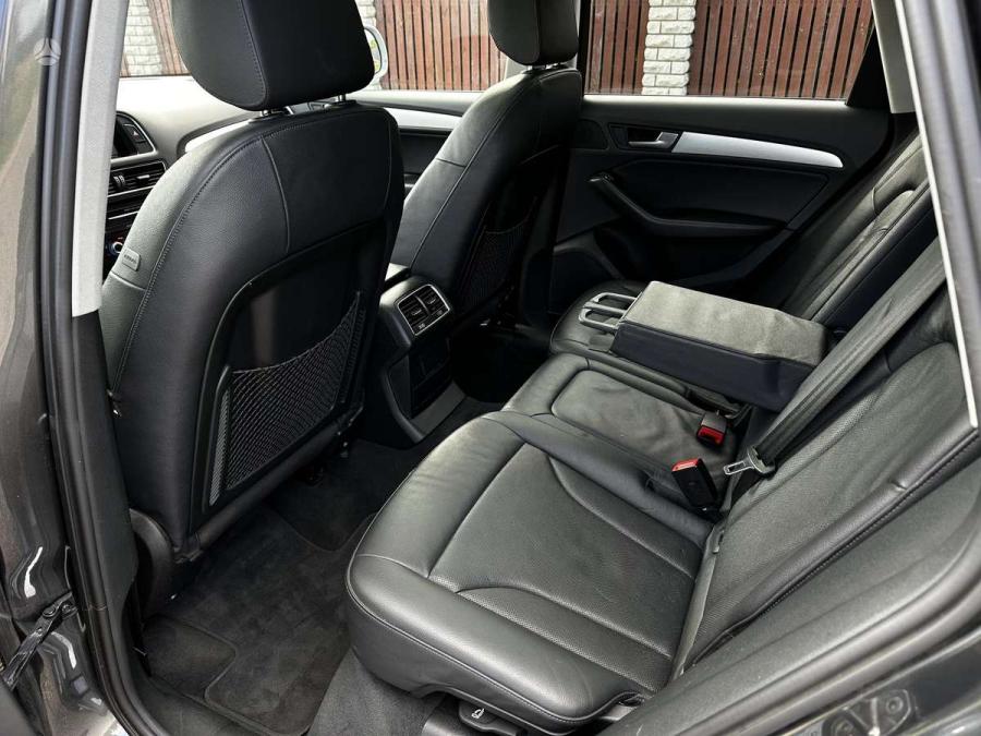 Grey Audi SQ5 2016 in Vilnius, with an engine capacity of 2.97 L and mileage of 190 thousand km for 16950 €, photo 23 on AUTOMOTO.COM.LV
