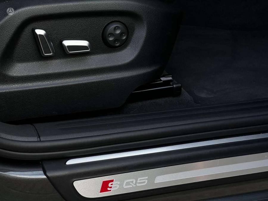 Pelēks Audi SQ5 2016 Viļņa, ar dzinēja tilpumu 2.97 L un nobraukumu 200 tūkst. km par 18999 €, foto 23 vietnē AUTOMOTO.COM.LV