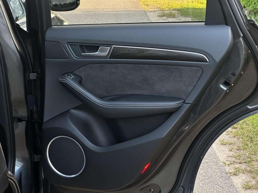 Pelēks Audi SQ5 2016 Viļņa, ar dzinēja tilpumu 2.97 L un nobraukumu 200 tūkst. km par 18999 €, foto 24 vietnē AUTOMOTO.COM.LV