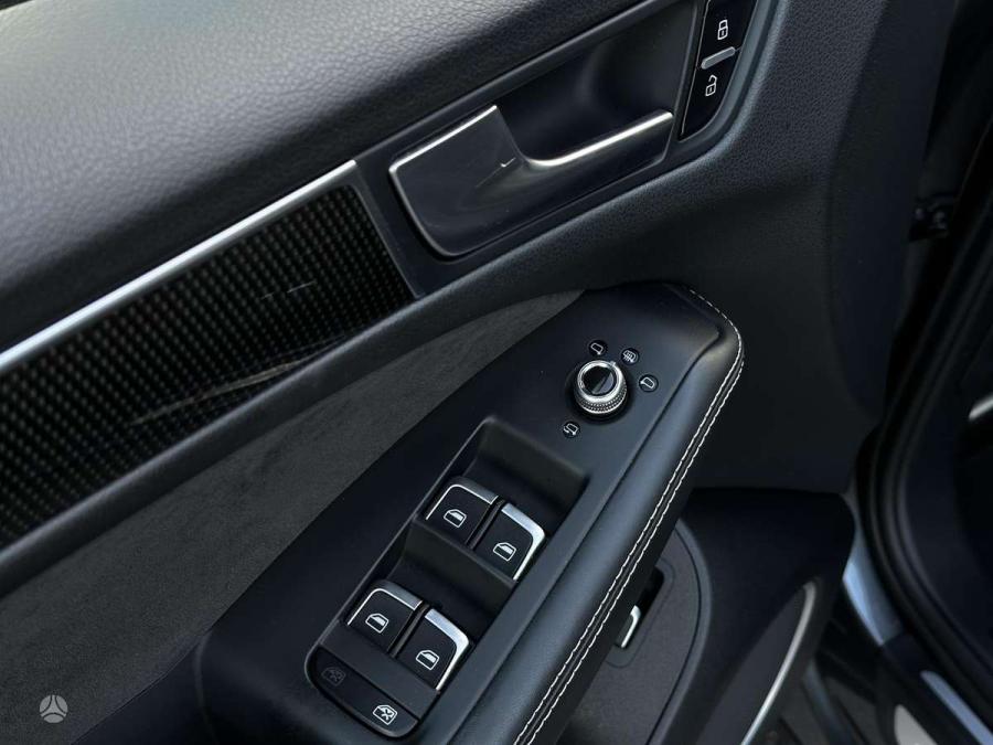 Pelēks Audi SQ5 2016 Viļņa, ar dzinēja tilpumu 2.97 L un nobraukumu 200 tūkst. km par 18999 €, foto 33 vietnē AUTOMOTO.COM.LV