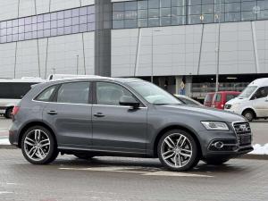 Grey Audi SQ5 2017 in Vilnius, with an engine capacity of 3.00 L and mileage of 230 thousand km for 17850 €, photo 21 on AUTOMOTO.COM.LV