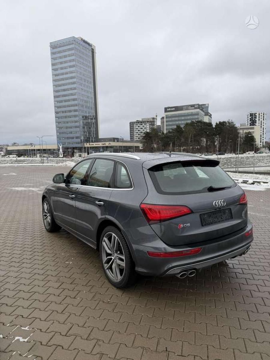 Grey Audi SQ5 2017 in Vilnius, with an engine capacity of 3.00 L and mileage of 230 thousand km for 16950 €, photo 4 on AUTOMOTO.COM.LV