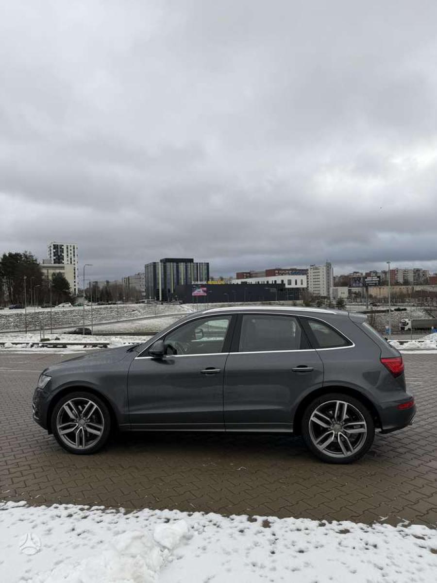 Grey Audi SQ5 2017 in Vilnius, with an engine capacity of 3.00 L and mileage of 230 thousand km for 16950 €, photo 5 on AUTOMOTO.COM.LV