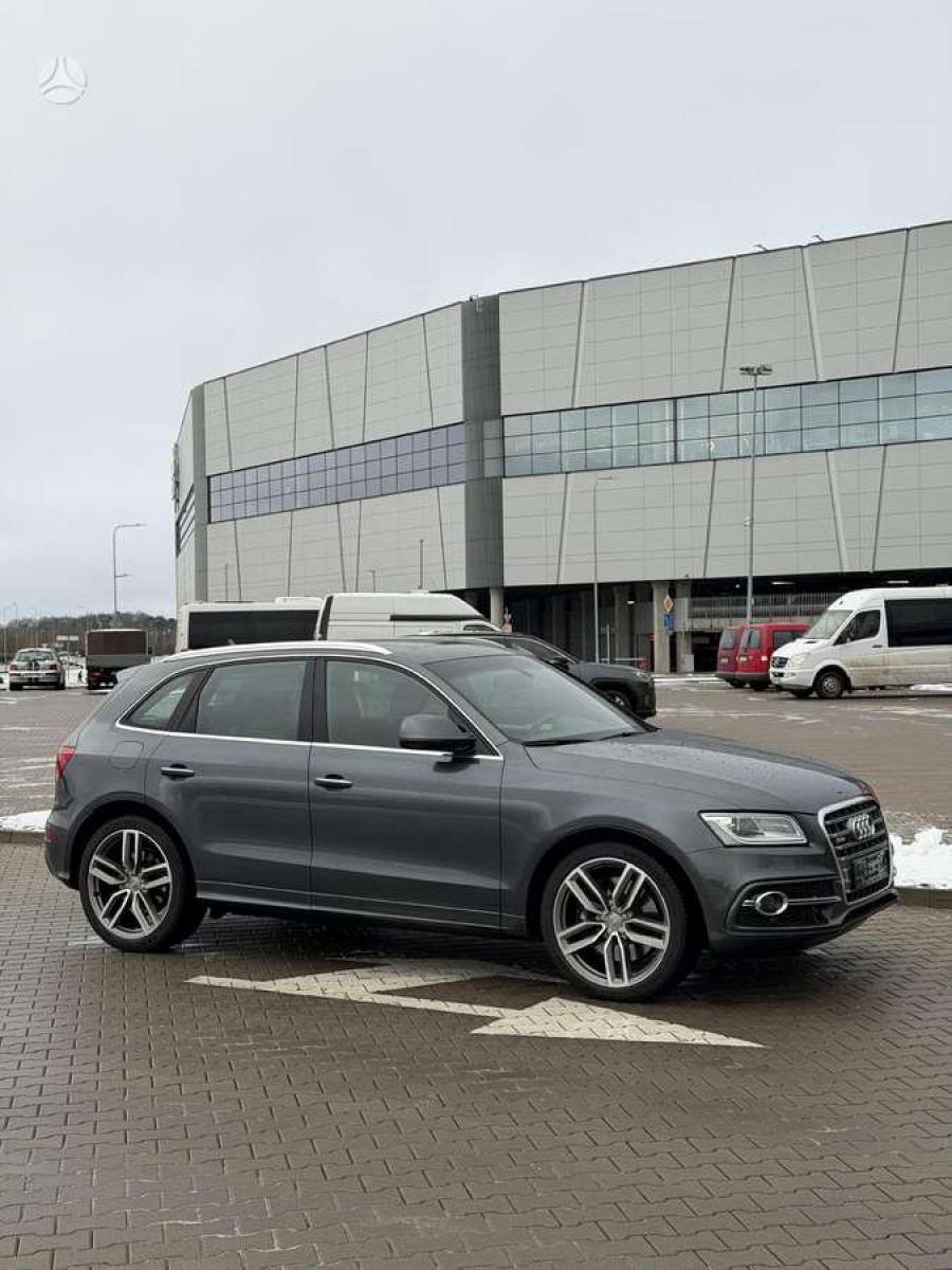 Grey Audi SQ5 2017 in Vilnius, with an engine capacity of 3.00 L and mileage of 230 thousand km for 16950 €, photo 13 on AUTOMOTO.COM.LV