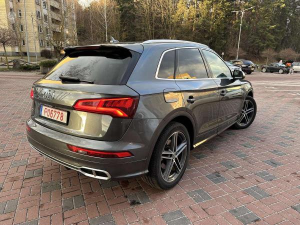 Pelēks Audi SQ5 2018 Viļņa, ar dzinēja tilpumu 3.00 L un nobraukumu 180 tūkst. km par 24999 €, foto 3 vietnē AUTOMOTO.COM.LV