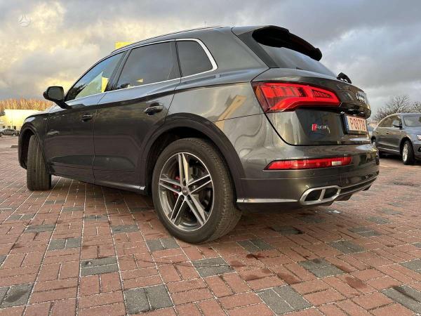 Pelēks Audi SQ5 2018 Viļņa, ar dzinēja tilpumu 3.00 L un nobraukumu 180 tūkst. km par 24999 €, foto 4 vietnē AUTOMOTO.COM.LV