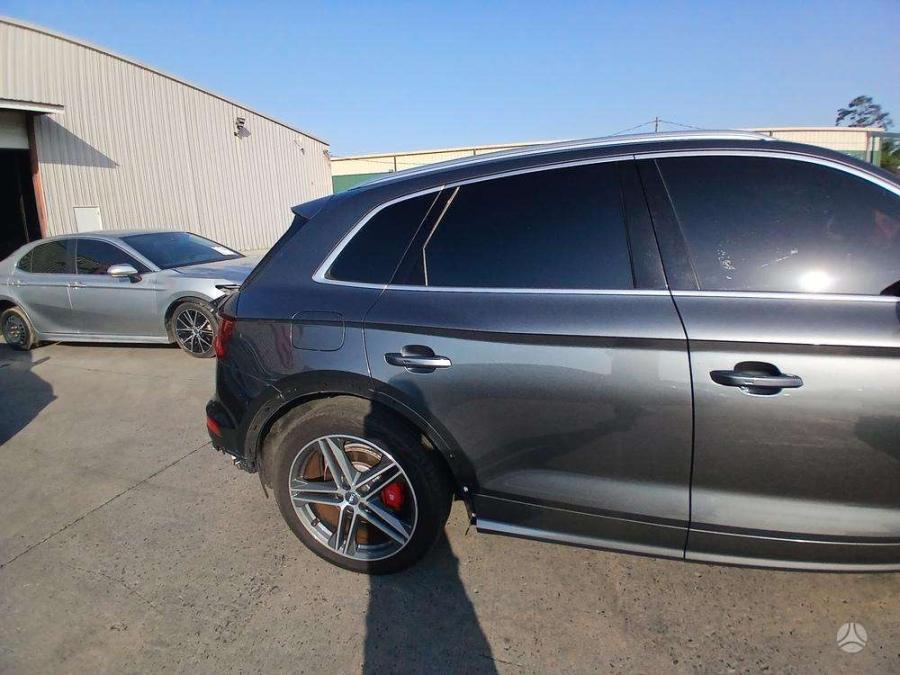 Grey Audi SQ5 2018 in Ukmerge, with an engine capacity of 3.00 L and mileage of 212 thousand km for 12500 €, photo 21 on AUTOMOTO.COM.LV