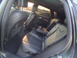 Grey Audi SQ5 2018 in Ukmerge, with an engine capacity of 3.00 L and mileage of 212 thousand km for 12500 €, photo 26 on AUTOMOTO.COM.LV