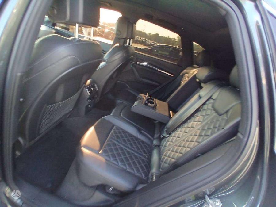 Grey Audi SQ5 2018 in Ukmerge, with an engine capacity of 3.00 L and mileage of 212 thousand km for 12500 €, photo 26 on AUTOMOTO.COM.LV