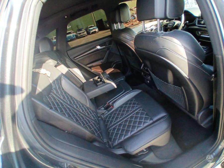 Grey Audi SQ5 2018 in Ukmerge, with an engine capacity of 3.00 L and mileage of 212 thousand km for 12500 €, photo 27 on AUTOMOTO.COM.LV