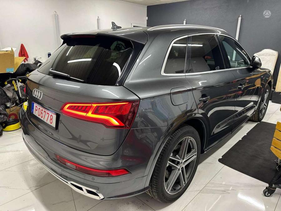 Pelēks Audi SQ5 2018 Viļņa, ar dzinēja tilpumu 3.00 L un nobraukumu 177 tūkst. km par 23399 €, foto 3 vietnē AUTOMOTO.COM.LV