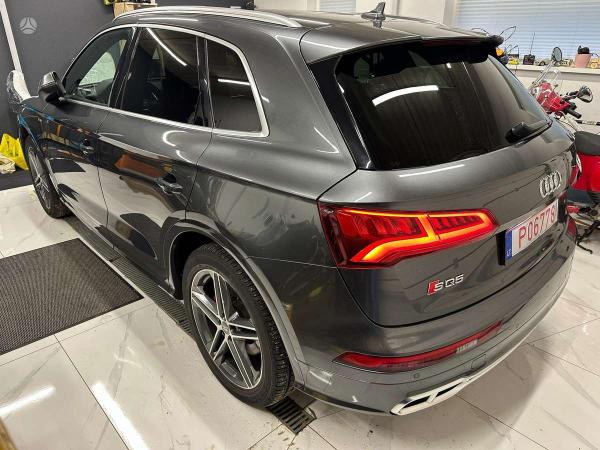 Grey Audi SQ5 2018 in Vilnius, with an engine capacity of 3.00 L and mileage of 177 thousand km for 23399 €, photo 3 on AUTOMOTO.COM.LV