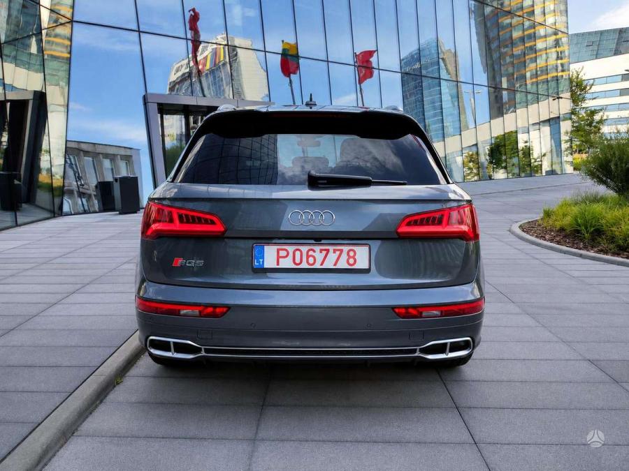 Grey Audi SQ5 2018 in Vilnius, with an engine capacity of 3.00 L and mileage of 180 thousand km for 24500 €, photo 5 on AUTOMOTO.COM.LV