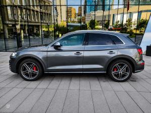 Grey Audi SQ5 2018 in Vilnius, with an engine capacity of 3.00 L and mileage of 180 thousand km for 24500 €, photo 6 on AUTOMOTO.COM.LV