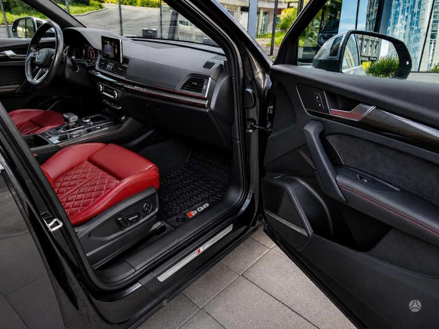 Grey Audi SQ5 2018 in Vilnius, with an engine capacity of 3.00 L and mileage of 180 thousand km for 24500 €, photo 13 on AUTOMOTO.COM.LV