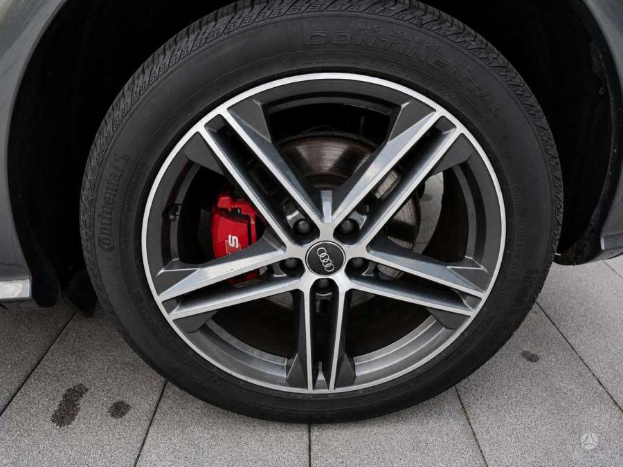 Grey Audi SQ5 2018 in Vilnius, with an engine capacity of 3.00 L and mileage of 180 thousand km for 24500 €, photo 19 on AUTOMOTO.COM.LV