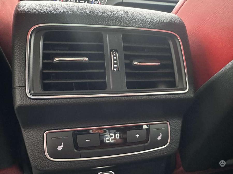 Grey Audi SQ5 2018 in Vilnius, with an engine capacity of 3.00 L and mileage of 180 thousand km for 24500 €, photo 22 on AUTOMOTO.COM.LV