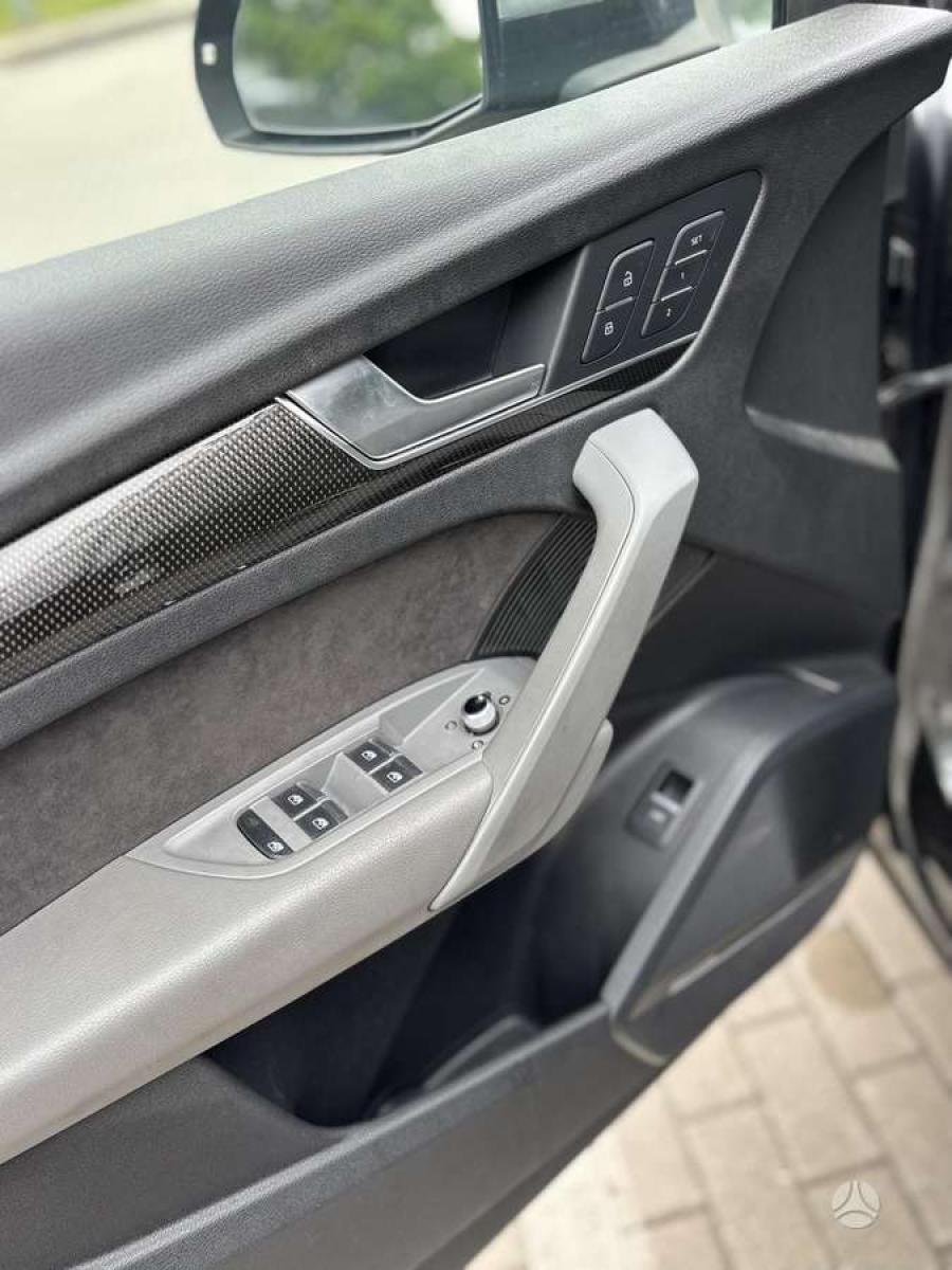 Pelēks Audi SQ5 2018 Tauragė, ar dzinēja tilpumu 3.00 L un nobraukumu 216 tūkst. km par 17800 €, foto 14 vietnē AUTOMOTO.COM.LV