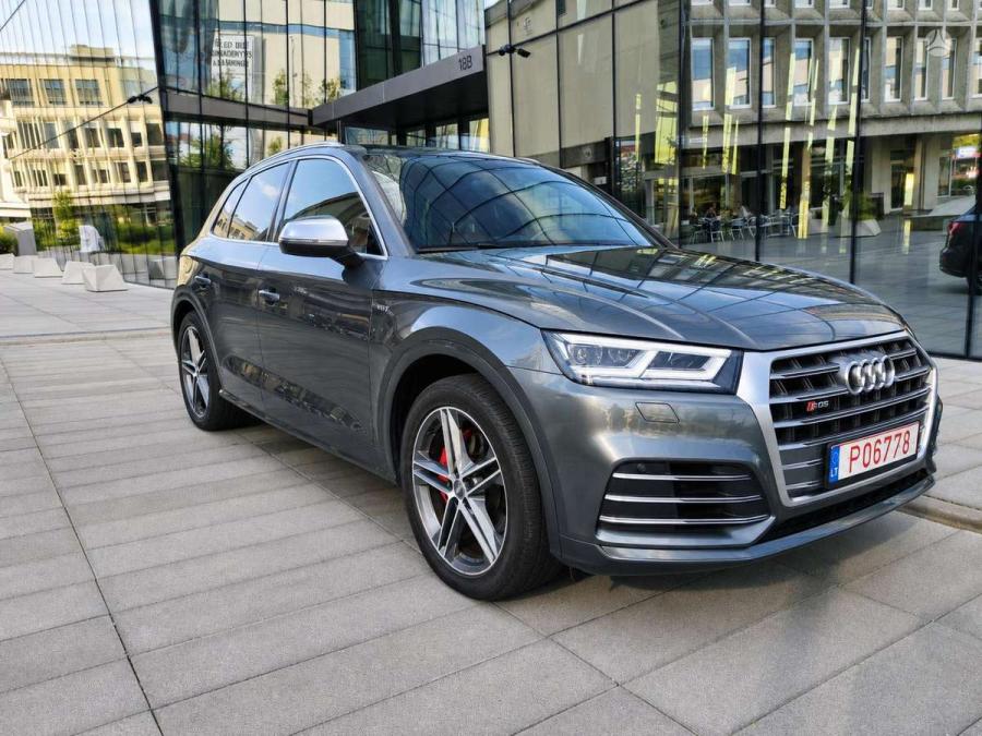 Grey Audi SQ5 2018 in Vilnius, with an engine capacity of 3.00 L and mileage of 180 thousand km for 23750 €, photo 3 on AUTOMOTO.COM.LV