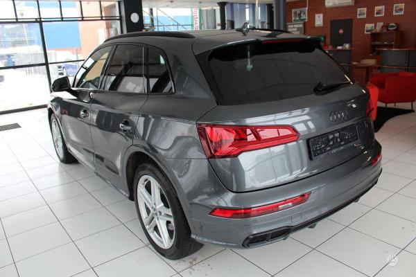Pelēks Audi SQ5 2019 Klaipėda, ar dzinēja tilpumu 2.97 L un nobraukumu 62 tūkst. km par 36900 €, foto 4 vietnē AUTOMOTO.COM.LV