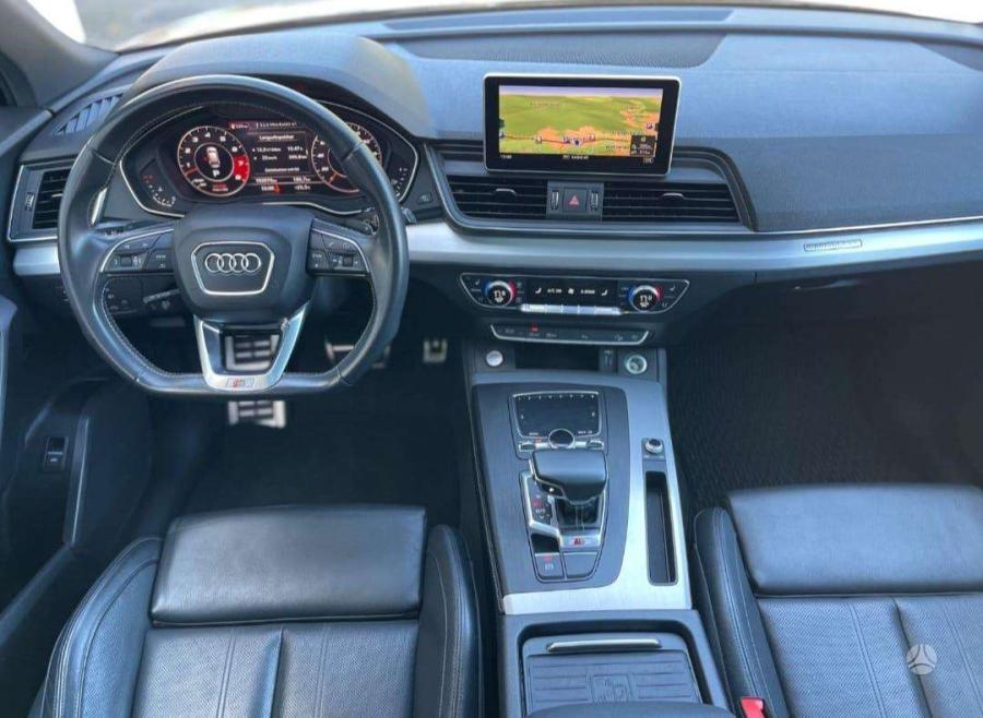 Grey Audi SQ5 2020 in Vilnius, with an engine capacity of 3.00 L and mileage of 104 thousand km for 29999 €, photo 1 on AUTOMOTO.COM.LV