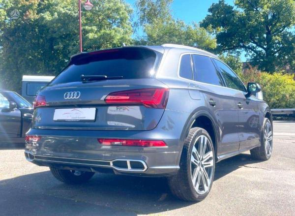 Grey Audi SQ5 2020 in Vilnius, with an engine capacity of 3.00 L and mileage of 104 thousand km for 29999 €, photo 2 on AUTOMOTO.COM.LV