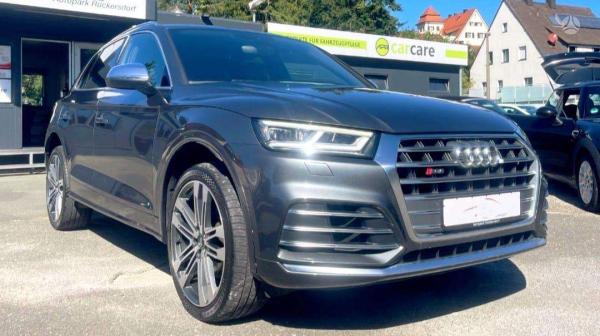 Grey Audi SQ5 2020 in Vilnius, with an engine capacity of 3.00 L and mileage of 104 thousand km for 29999 €, photo 4 on AUTOMOTO.COM.LV