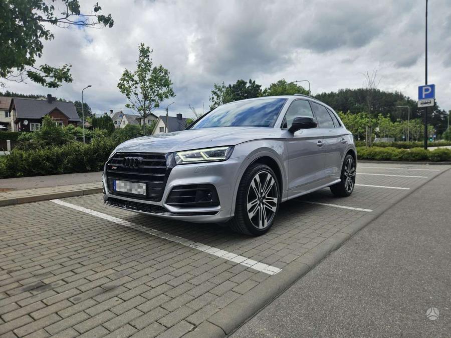 Grey Audi SQ5 2020 in Vilnius, with an engine capacity of 3.00 L and mileage of 78 thousand km for 34900 €, photo 3 on AUTOMOTO.COM.LV
