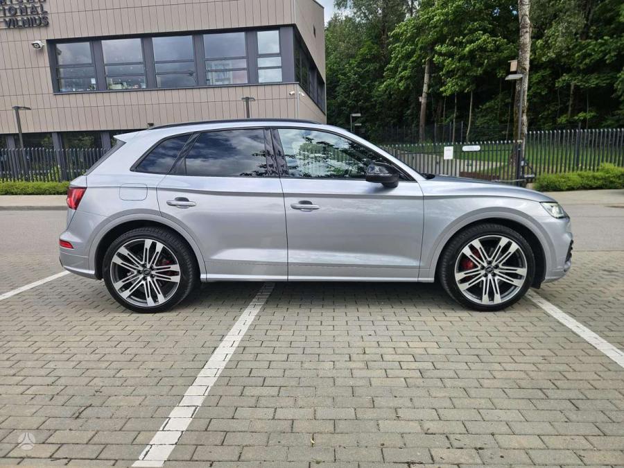 Grey Audi SQ5 2020 in Vilnius, with an engine capacity of 3.00 L and mileage of 78 thousand km for 34900 €, photo 4 on AUTOMOTO.COM.LV