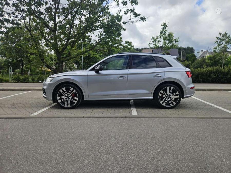 Grey Audi SQ5 2020 in Vilnius, with an engine capacity of 3.00 L and mileage of 78 thousand km for 34900 €, photo 5 on AUTOMOTO.COM.LV