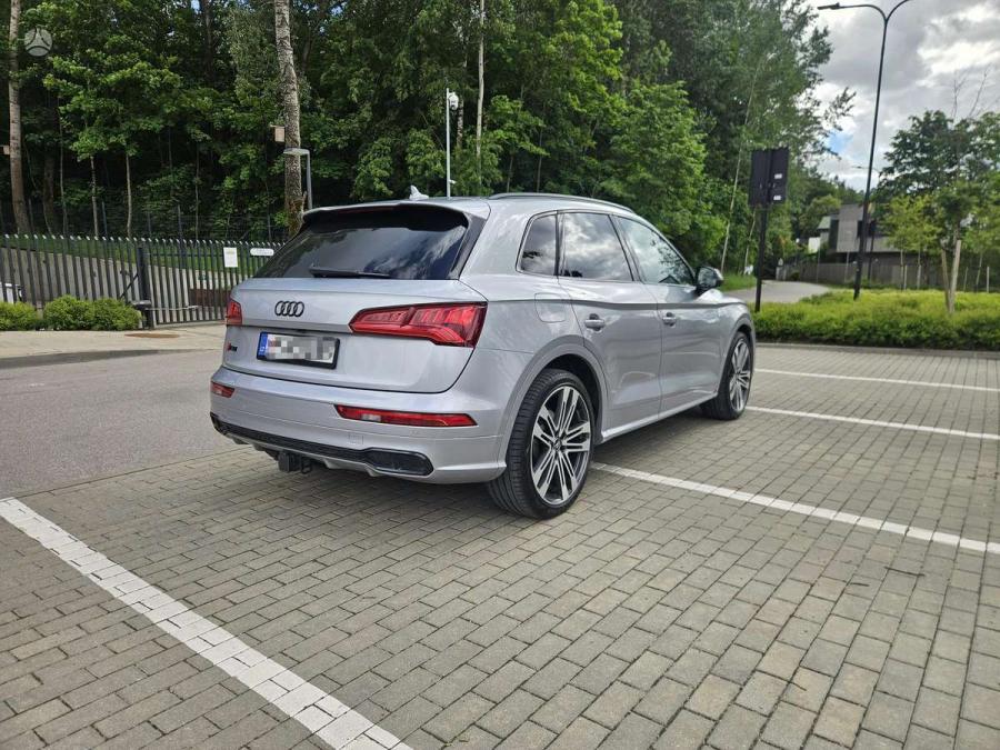 Grey Audi SQ5 2020 in Vilnius, with an engine capacity of 3.00 L and mileage of 78 thousand km for 34900 €, photo 6 on AUTOMOTO.COM.LV