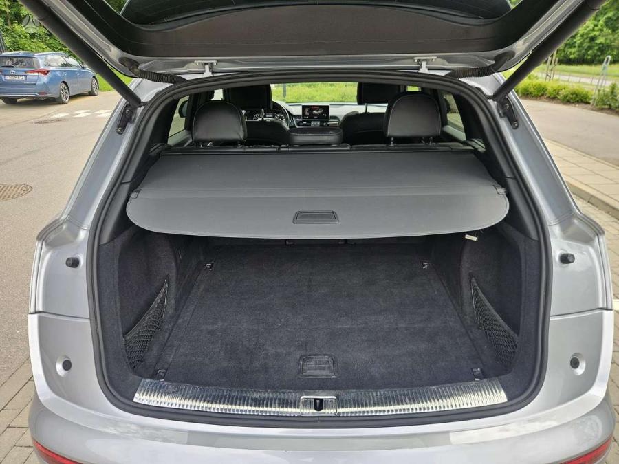 Grey Audi SQ5 2020 in Vilnius, with an engine capacity of 3.00 L and mileage of 78 thousand km for 34900 €, photo 13 on AUTOMOTO.COM.LV