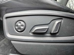 Grey Audi SQ5 2020 in Vilnius, with an engine capacity of 3.00 L and mileage of 78 thousand km for 34900 €, photo 19 on AUTOMOTO.COM.LV