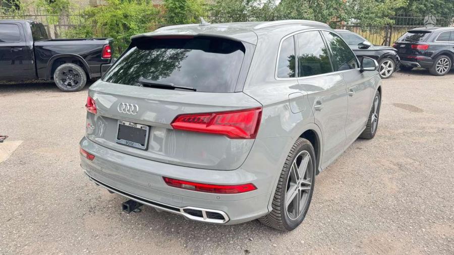 Pelēks Audi SQ5 2020 Ukmergė, ar dzinēja tilpumu 3.00 L un nobraukumu 91 tūkst. km par 22799 €, foto 1 vietnē AUTOMOTO.COM.LV