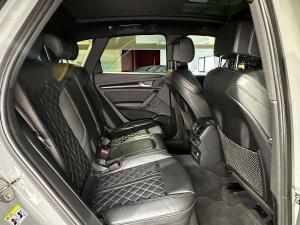 Pelēks Audi SQ5 2021 Viļņa, ar dzinēja tilpumu 2.97 L un nobraukumu 87 tūkst. km par 36900 €, foto 17 vietnē AUTOMOTO.COM.LV