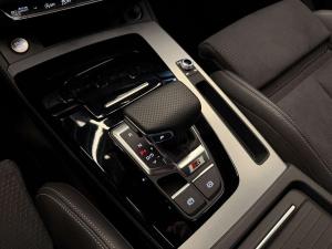 Pelēks Audi SQ5 2021 Kauņa, ar dzinēja tilpumu 2.97 L un nobraukumu 44 tūkst. km par 39990 €, foto 21 vietnē AUTOMOTO.COM.LV