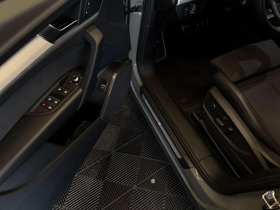 Pelēks Audi SQ5 2021 Kauņa, ar dzinēja tilpumu 2.97 L un nobraukumu 44 tūkst. km par 39990 €, foto 28 vietnē AUTOMOTO.COM.LV