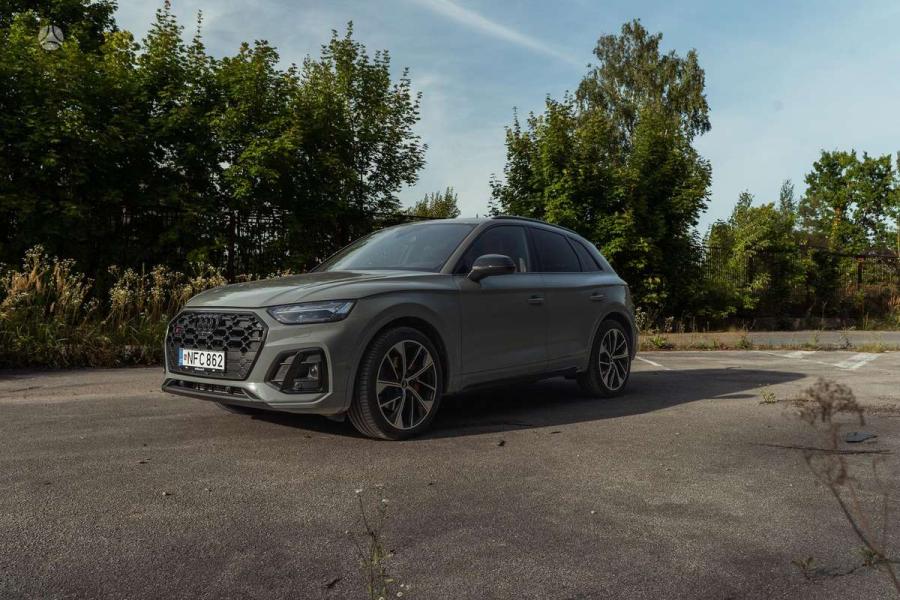 Grey Audi SQ5 2021 in Panevezys, with an engine capacity of 3.00 L and mileage of 92 thousand km for 44000 €, photo 1 on AUTOMOTO.COM.LV