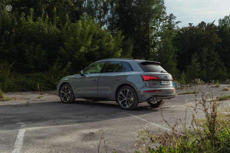 Grey Audi SQ5 2021 in Panevezys, with an engine capacity of 3.00 L and mileage of 92 thousand km for 44000 €, photo 4 on AUTOMOTO.COM.LV