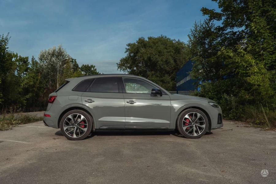 Grey Audi SQ5 2021 in Panevezys, with an engine capacity of 3.00 L and mileage of 92 thousand km for 44000 €, photo 10 on AUTOMOTO.COM.LV
