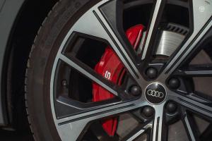 Grey Audi SQ5 2021 in Panevezys, with an engine capacity of 3.00 L and mileage of 92 thousand km for 44000 €, photo 18 on AUTOMOTO.COM.LV