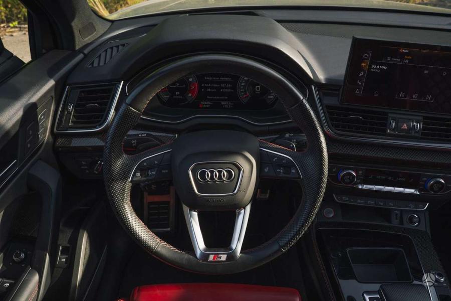 Grey Audi SQ5 2021 in Panevezys, with an engine capacity of 3.00 L and mileage of 92 thousand km for 44000 €, photo 32 on AUTOMOTO.COM.LV