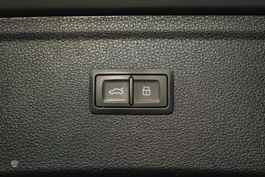 Grey Audi SQ5 2021 in Panevezys, with an engine capacity of 3.00 L and mileage of 92 thousand km for 44000 €, photo 40 on AUTOMOTO.COM.LV